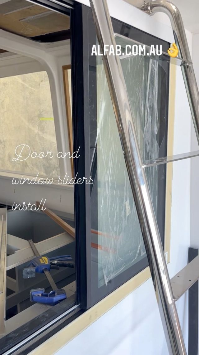 Models - Scimitar Power Catamarans